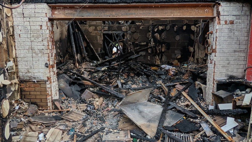 Rotherham family's wildfire warning as new heatwave arrives - BBC News