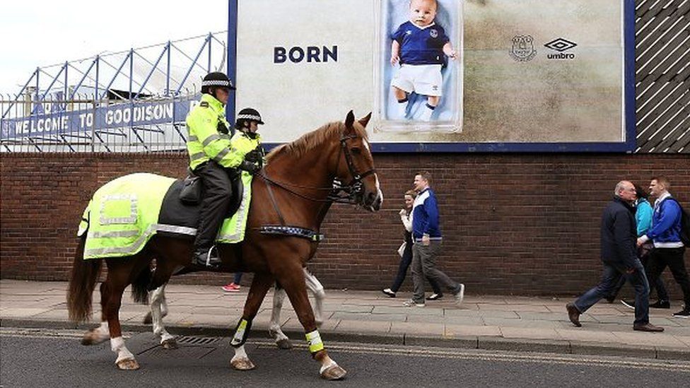 Liverpool businesses could 'sponsor' mounted police - BBC News