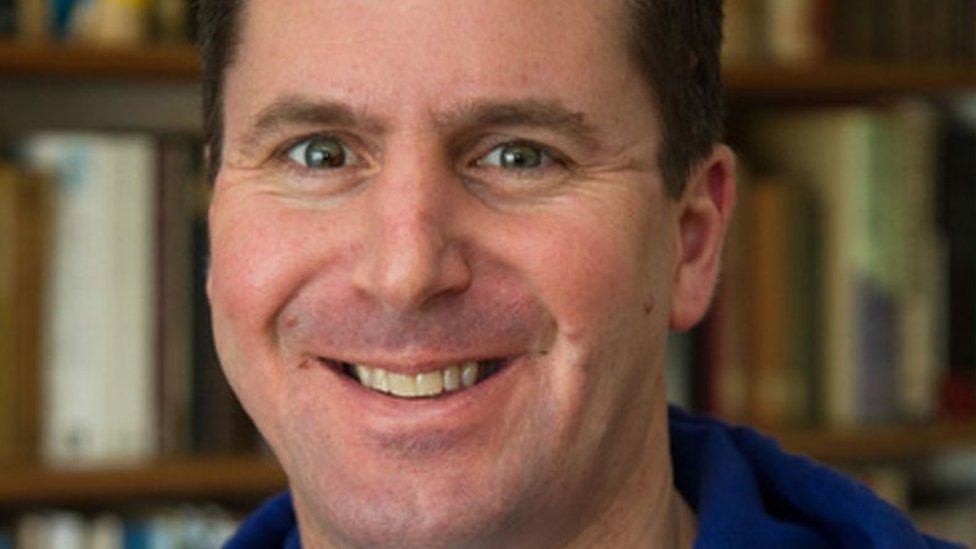 Ceri Wyn Jones sy'n Ateb y Galw yr wythnos yma - BBC Cymru Fyw