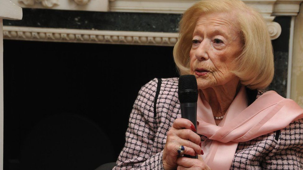 Bride of Belsen Holocaust survivor Gena Turgel dies aged 95 - BBC News