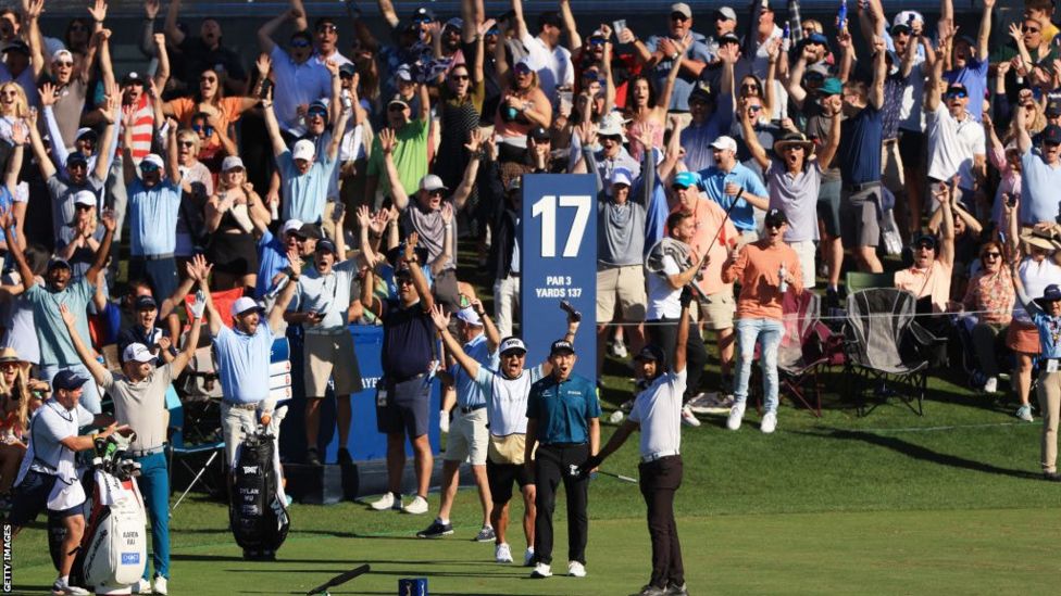Players Championship: Scottie Scheffler leads as Tom Hoge shoots 62 ...