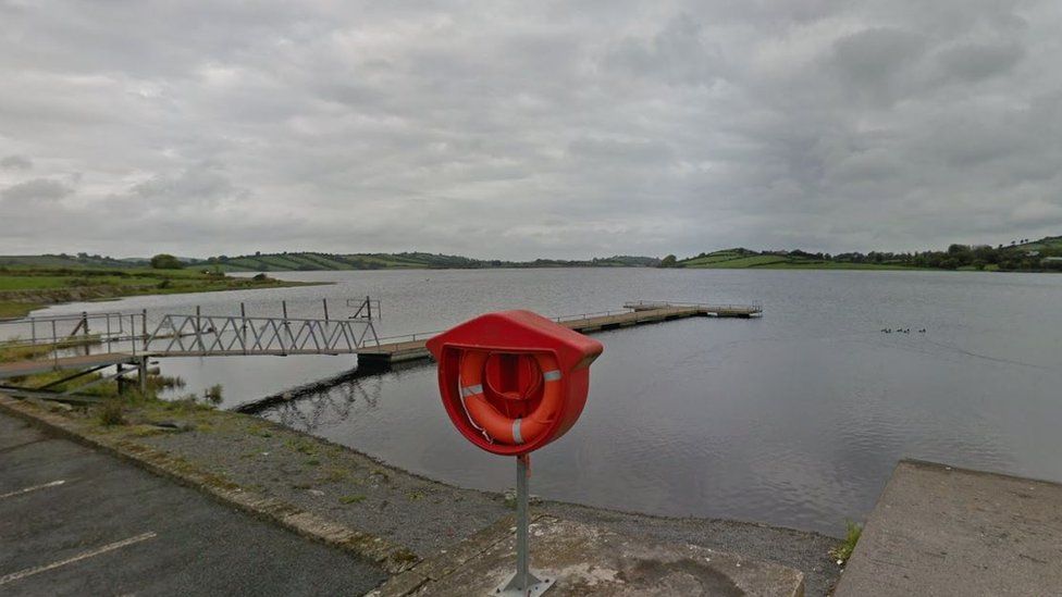 Lough Ross: Blue-green algae confirmed at County Armagh lake - BBC News