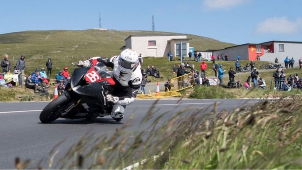Isle of Man TT 2017: Riders died from 'multiple injuries' - BBC News