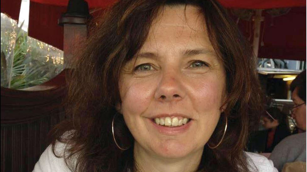 Helen Bailey murder trial: Author 'snatched by two men' - BBC News