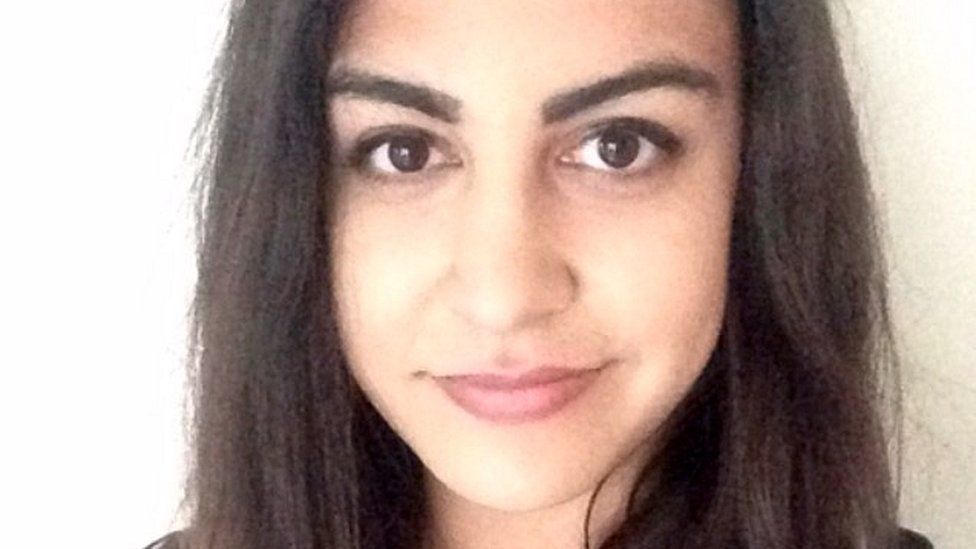 Concerts for Corbyn: personality cult or good cause? - BBC News