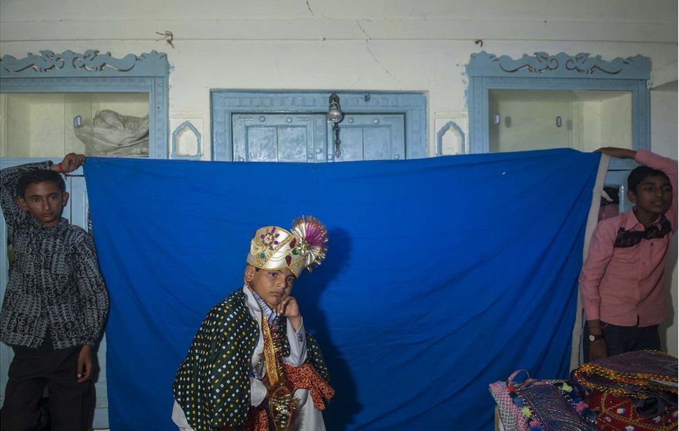 The child marriage tradition of an Indian tribe - BBC News