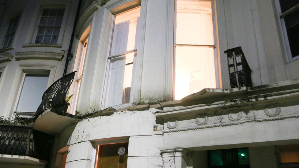Airbnb denies liability over Brighton balcony collapse - BBC News