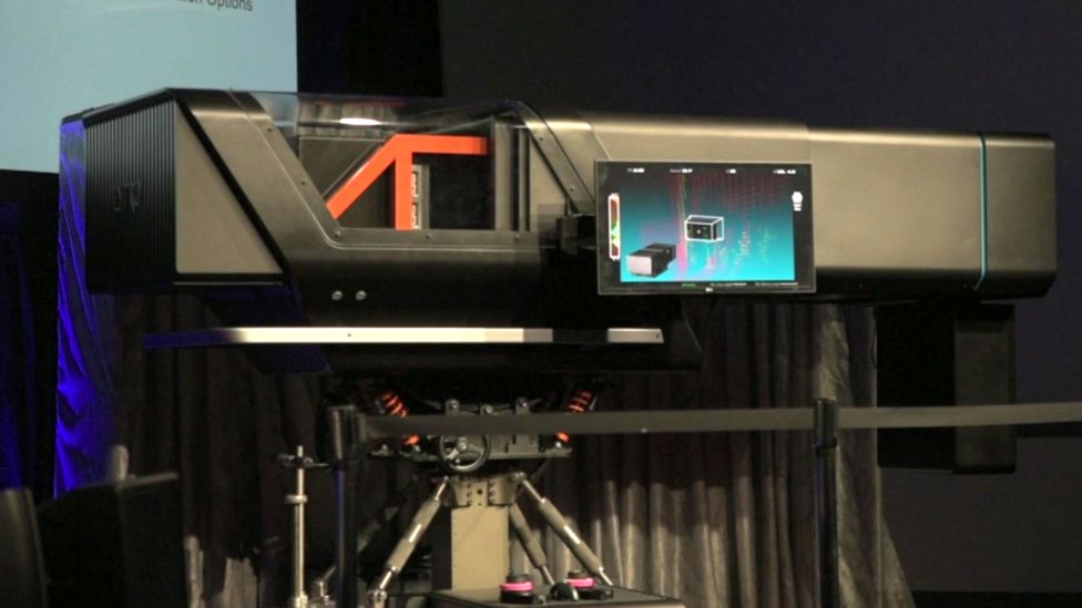 Hasselblad is first mirrorless medium-format digital camera - BBC News