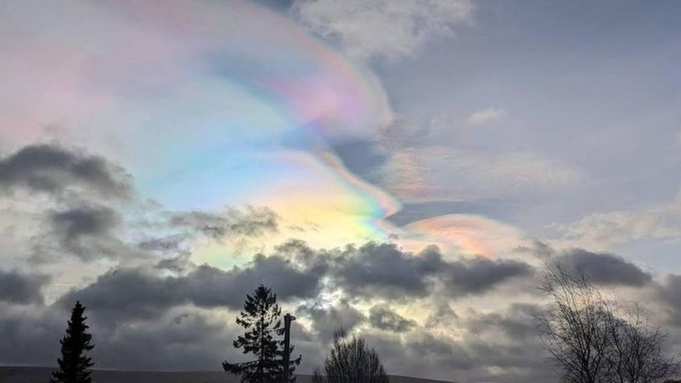 'I'm really chuffed to have seen a snowbow' - BBC News