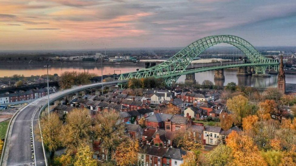 Silver Jubilee Bridge between Runcorn and Widnes closes to drivers ...