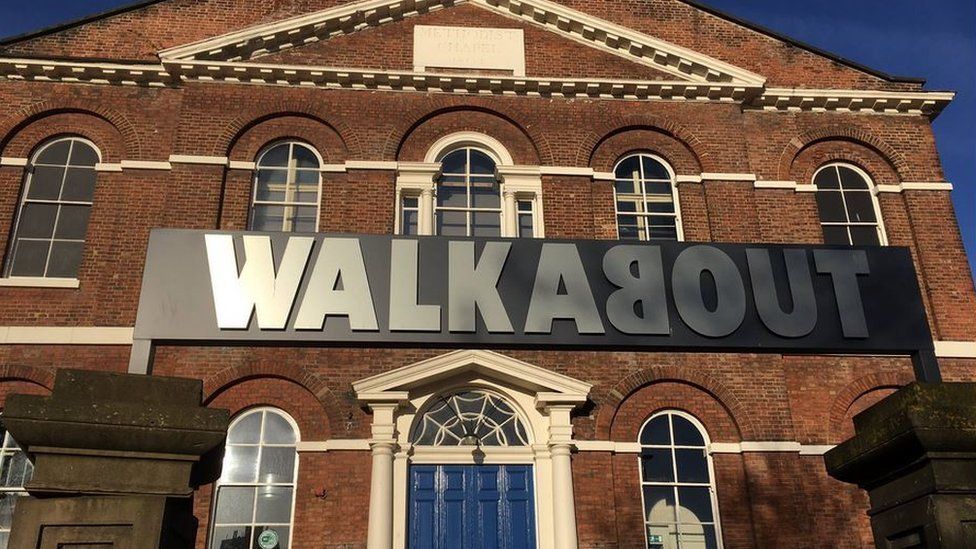 Sheffield Walkabout pub assault: Man arrested - BBC News