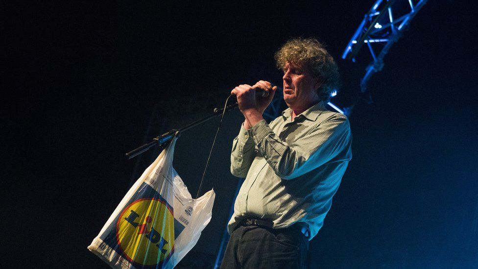 Cofio David R Edwards, Datblygu, 'prifardd y sîn tanddaearol' - BBC ...