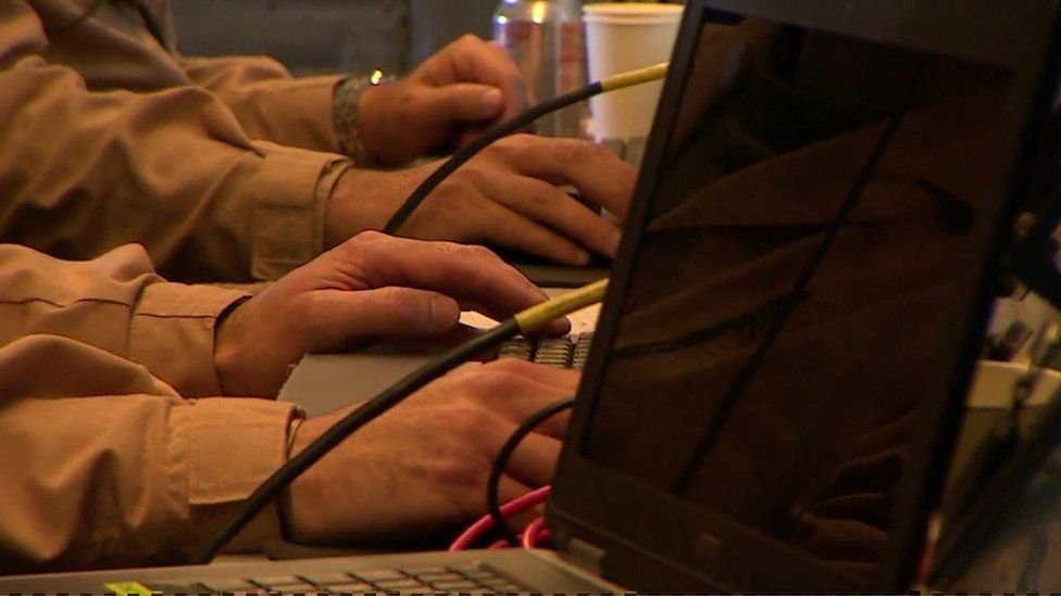 On board an RAF spy mission over IS-occupied territory - BBC News