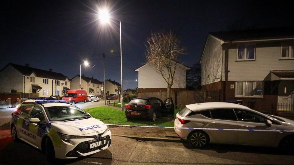 Stockport: Man attacked in 'sickening' mass street brawl - BBC News