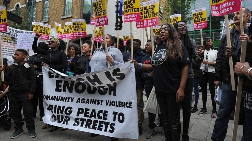 Rashan Charles death: Hackney protest turns violent - BBC News