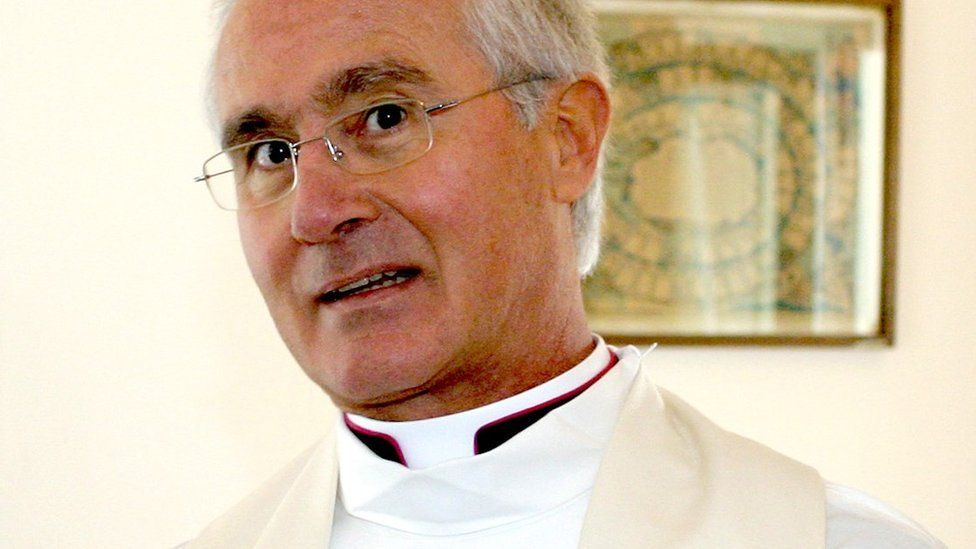 Former Vatican official Nunzio Scarano cleared of corruption - BBC News