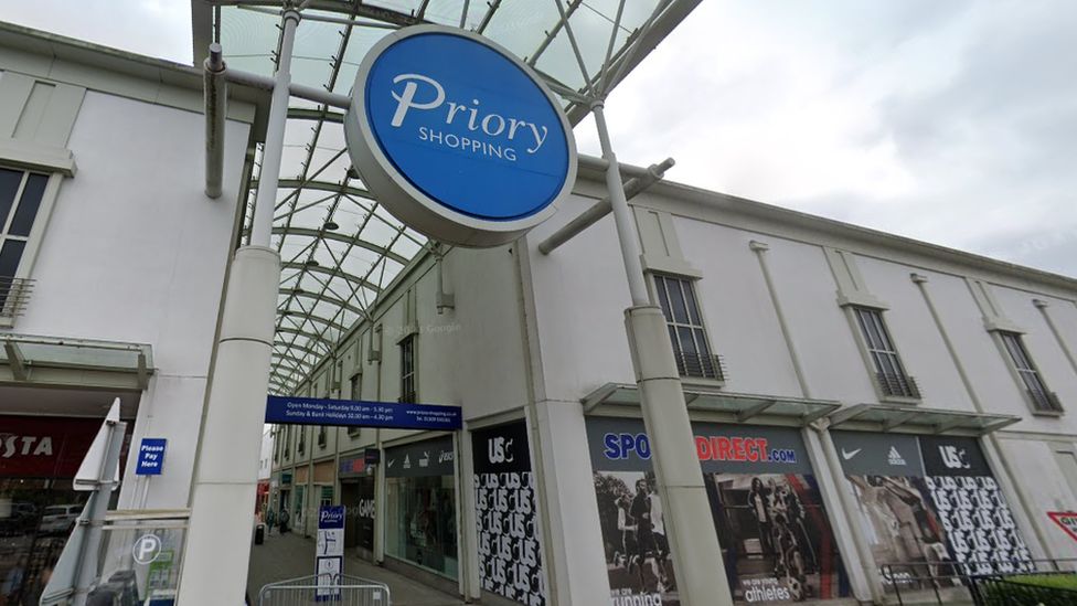 Worksop: New indoor market and bowling alley planned for town - BBC News