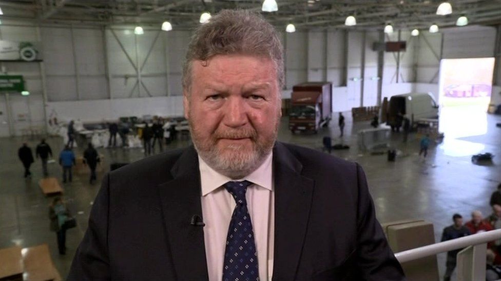 Fine Gael ministers set to bid to succeed Enda Kenny - BBC News