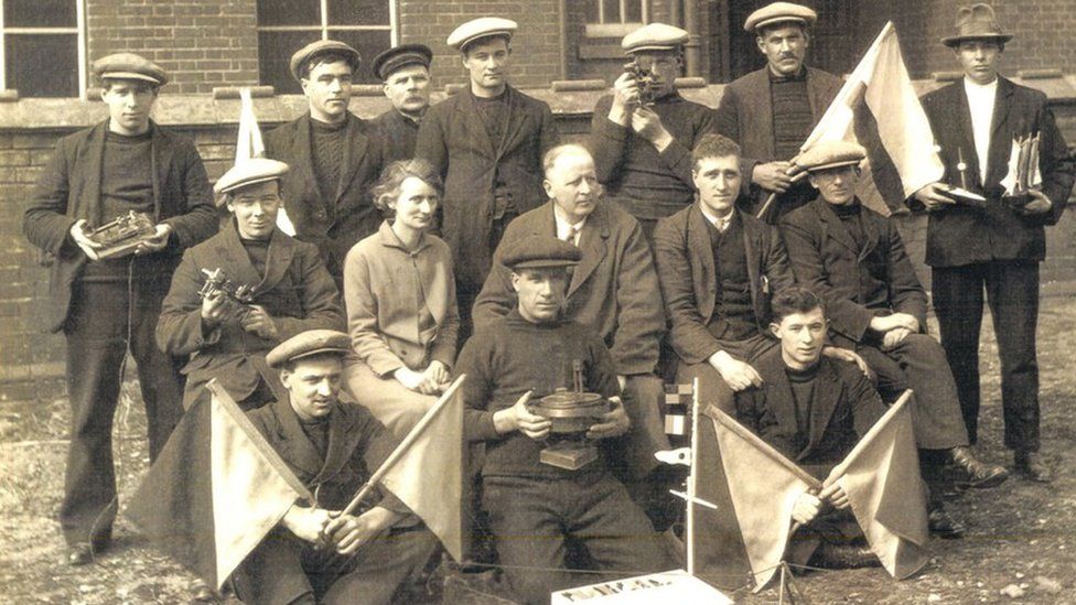 Lowestoft fishing industry 'needs new apprenticeships to grow' - BBC News