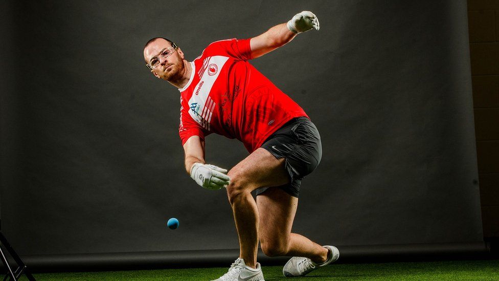 Handball: Ulster revival of the GAA's 'poor relative' - BBC News