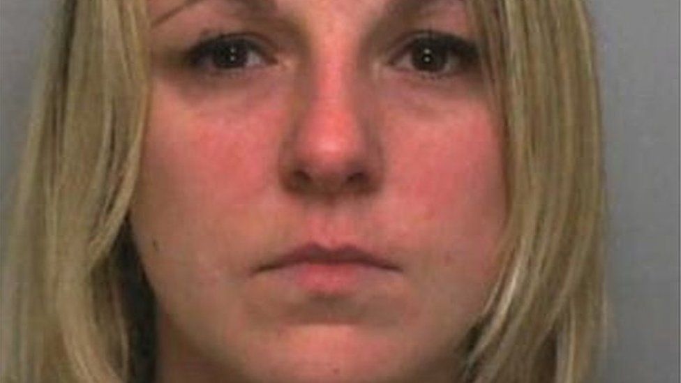 Kelly Jefferies: Mum missing with son may have changed hair - BBC News