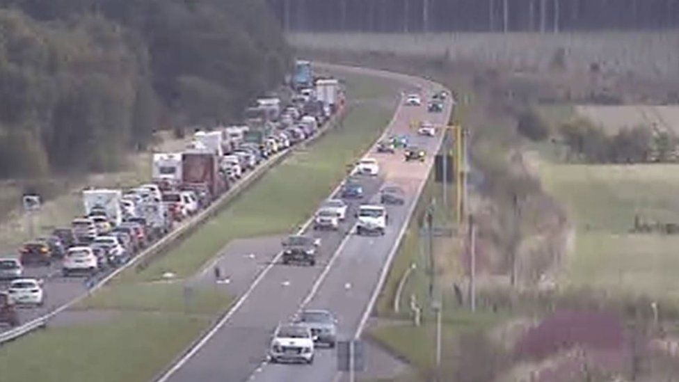 Three injured in four-vehicle crash on A9 near Perth - BBC News