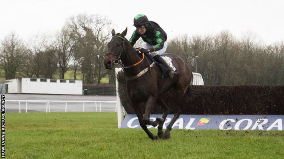 Welsh Grand National: Iwilldoit wins at Chepstow - BBC Sport