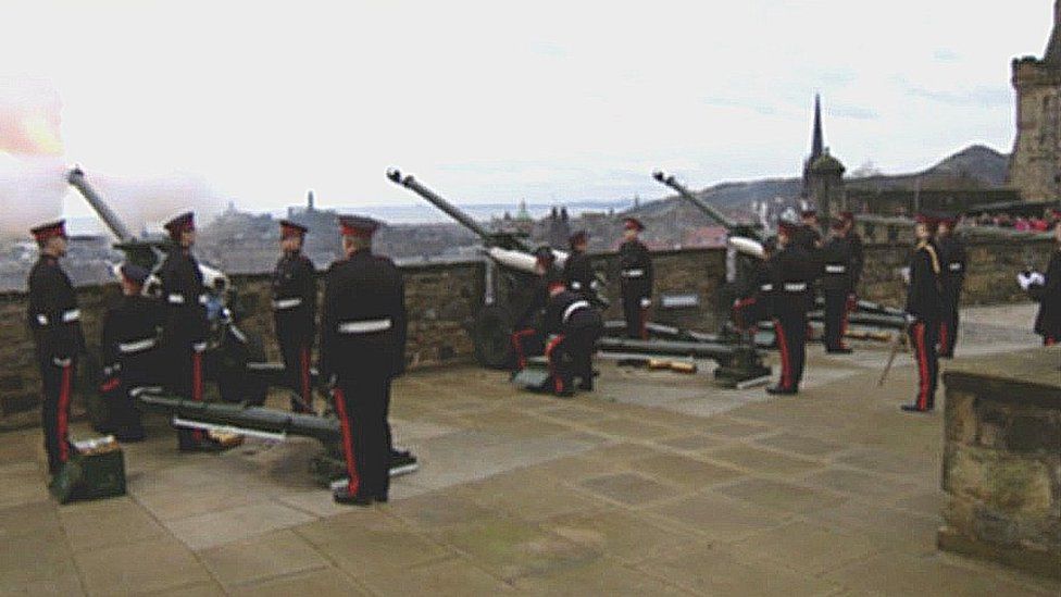 Gun salute and beacons lit for a queen rooted in Scotland - BBC News
