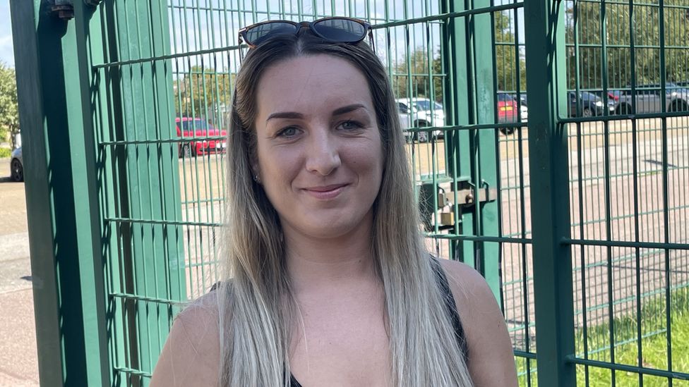 Milton Keynes: Basketball star's summer club sees demand rise - BBC News