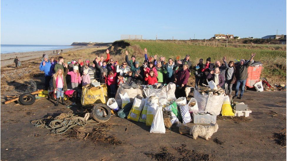 Isle of Man beach clean rubbish record 'smashed' - BBC News
