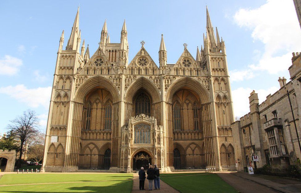Peterborough Cathedral Gaia Earth: The world in your hands - BBC News