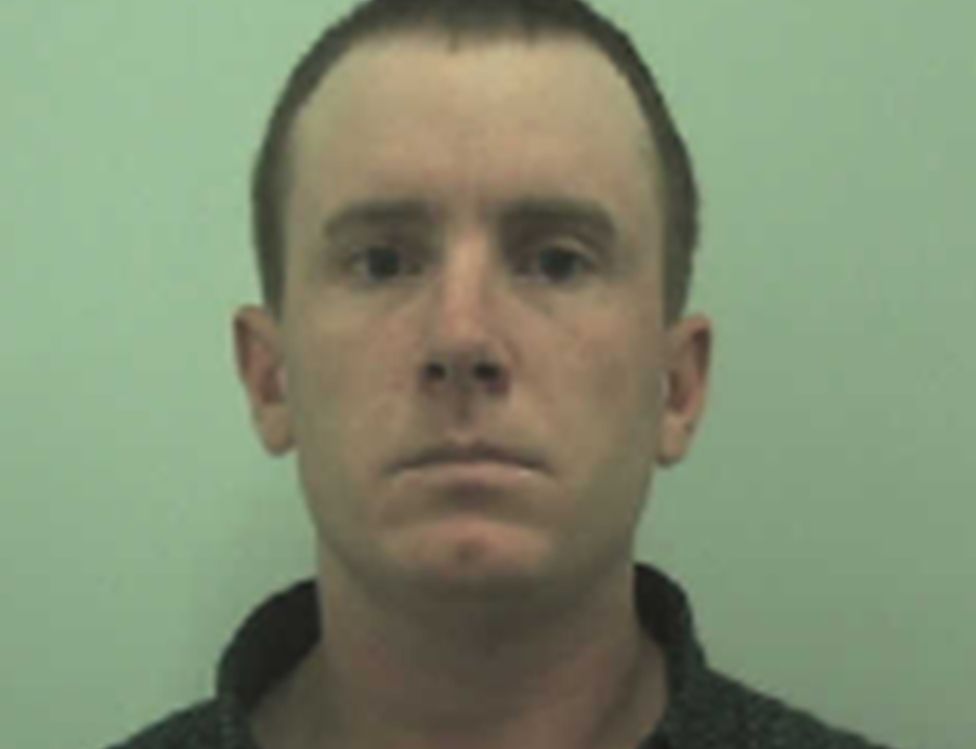 Avon Gorge graffiti tagger Stephen Tiger jailed - BBC News