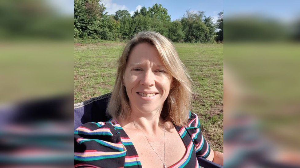 New Year Honours: Maidenhead woman honoured for volunteering - BBC News