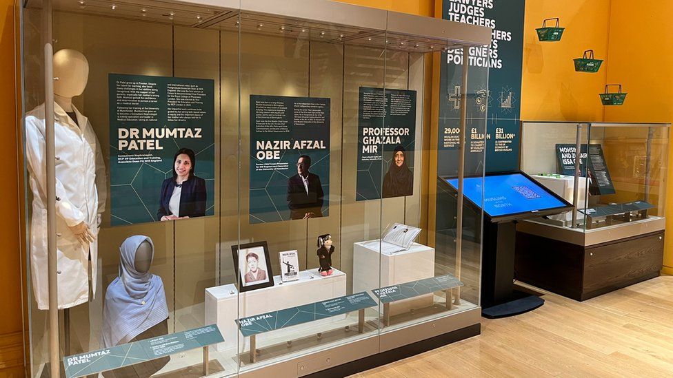 Leeds exhibition celebrates the North's trailblazing Muslims - BBC News
