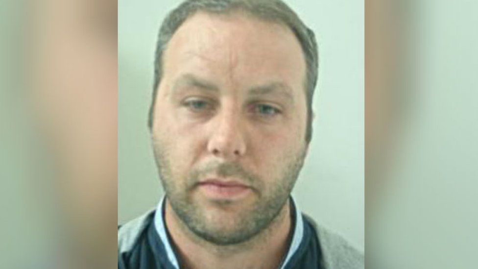 Victim's sister calls for tougher action on texting drivers - BBC News