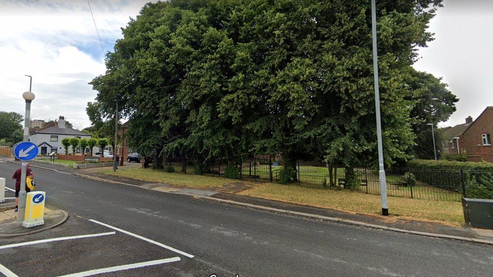 Tributes to woman, 82, killed by car on pavement in Leeds - BBC News