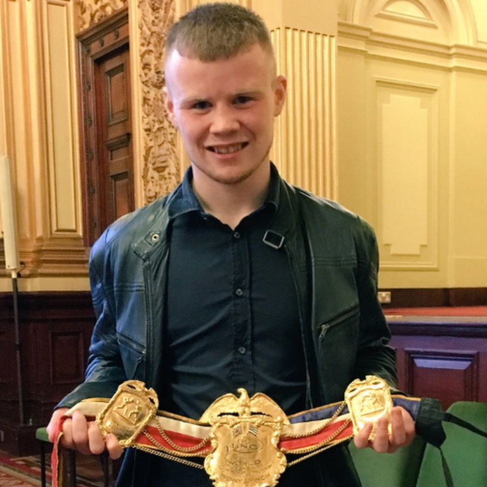 Benny Lynch campaign: Boxer hailed as 'the people's champion' - BBC News