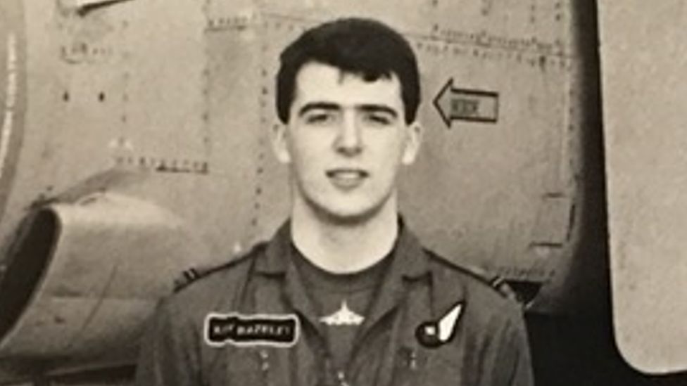 LGBT military ban: Ex RAF navigator speaks of trauma - BBC News