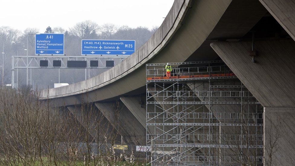 M25 section in Hertfordshire reopens after repairs to bridge crack ...