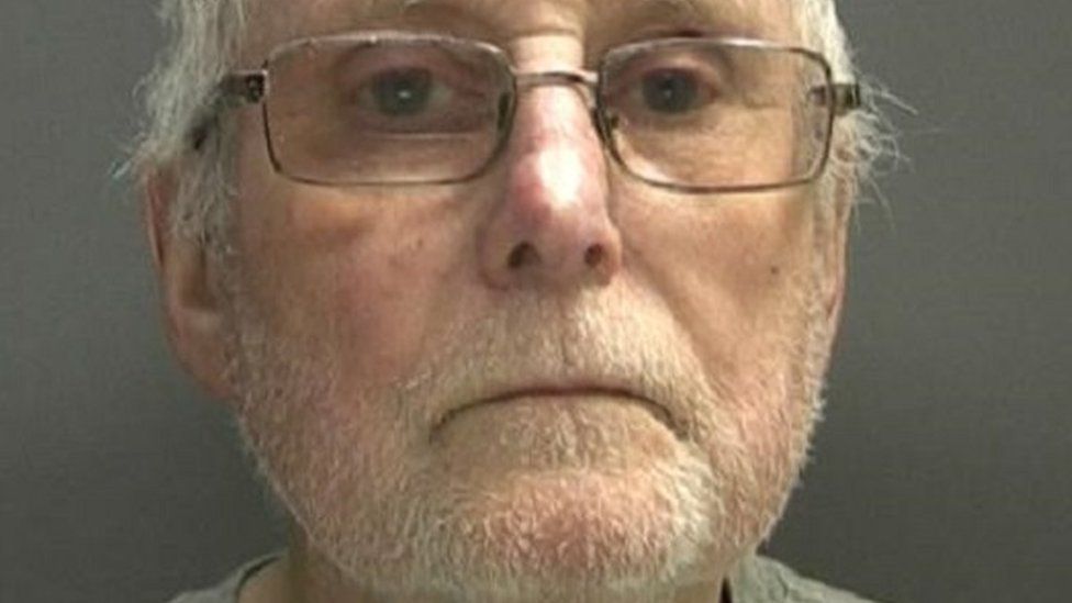 Chelmsley Wood wife stab murderer jailed for life - BBC News