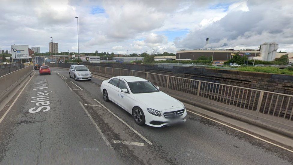 HS2 work brings closures to Saltley Viaduct, Birmingham - BBC News