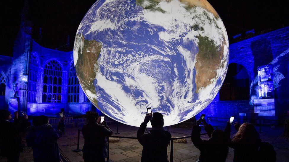 Giant sculpture of Earth to be displayed at Bath Abbey - BBC News