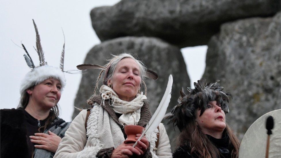 Summer solstice: How are people celebrating? - BBC Newsround