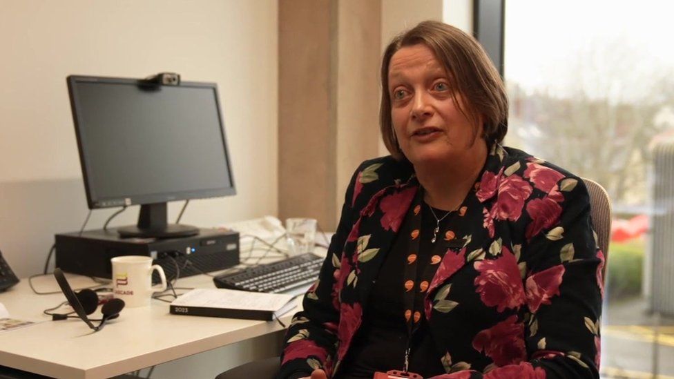 Kaylea Titford: 'Ddylai'r un plentyn gael ei drin fel hyn' - BBC Cymru Fyw