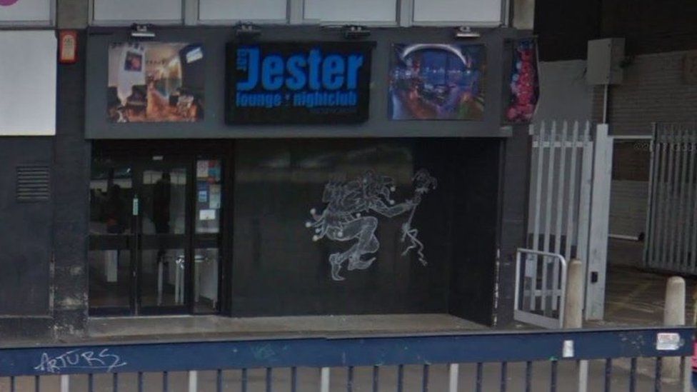 Woman suffers 'slash wounds' outside Birmingham bar - BBC News