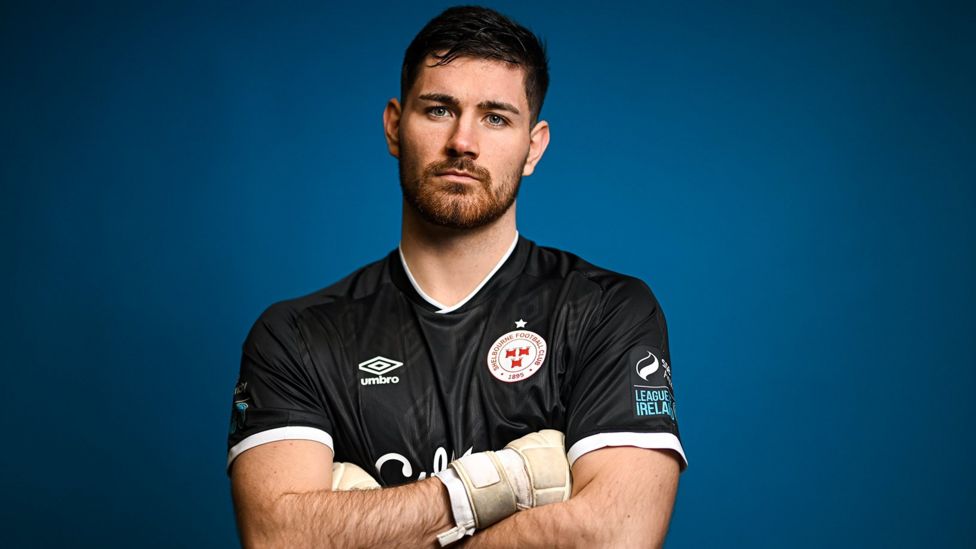 Love Island's Scott says he hopes he's done Wales proud - BBC News