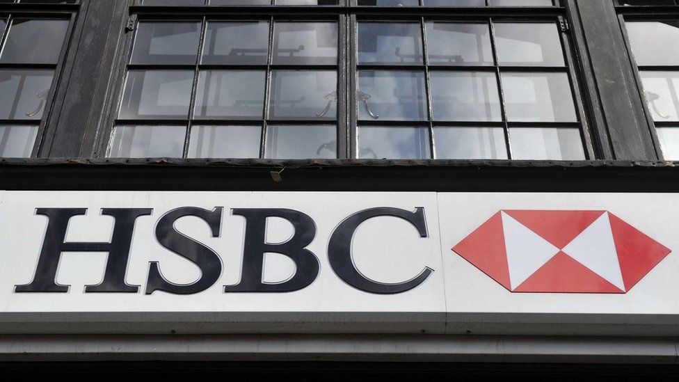 Banc HSBC yn gwrthod siec y 'Parchedig' o Fangor - BBC Cymru Fyw