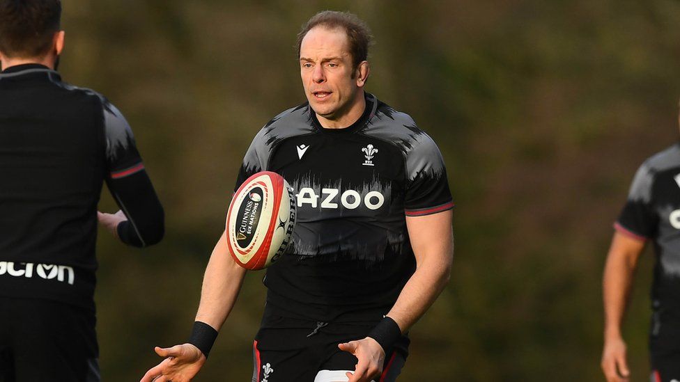 Alun Wyn Jones: Chwaraewyr rygbi 'wedi'u trin yn wael am rhy hir' - BBC ...