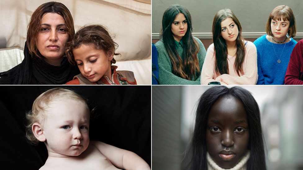 Iraqi family photograph up for £12,000 prize - BBC News