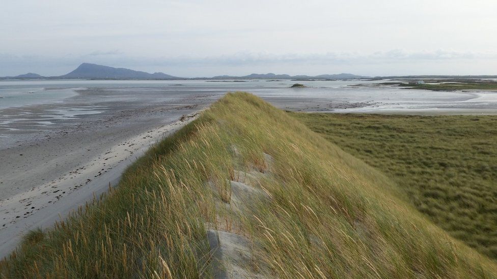 Ainm ga chur ri Aonta nan Eilean - Naidheachdan a' BhBC